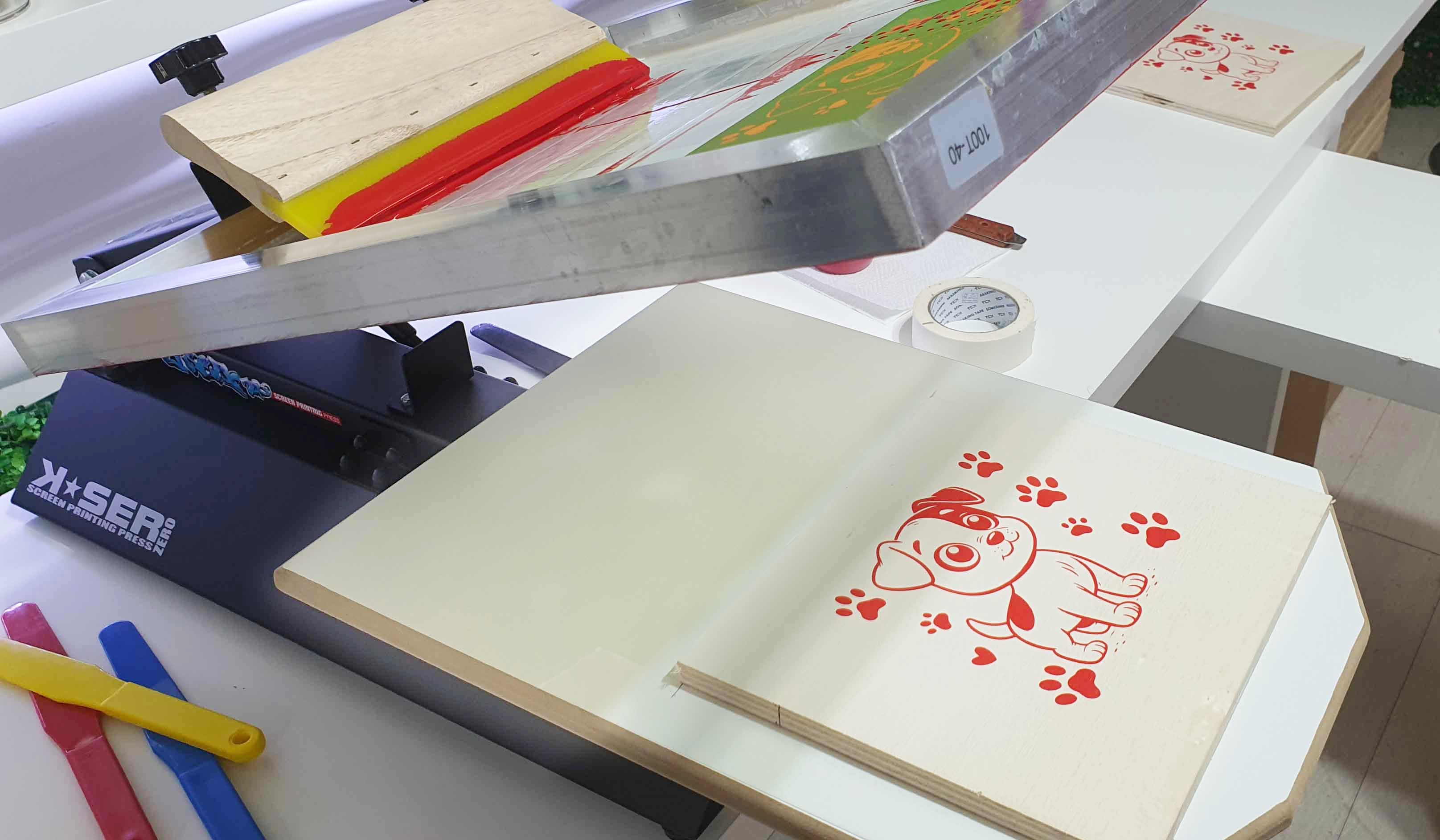Printing on wood - Customization with Screen Printing